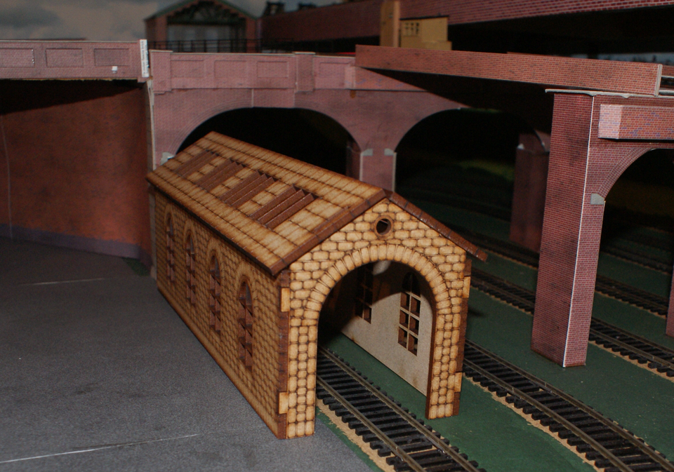 Single Track Engine shed 240mm OO Gauge Model Railway MDF Laser Cut ...