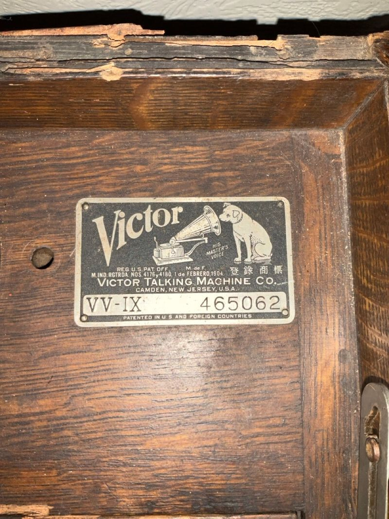 Antique Victor Victrola VV-IX With Stand And Records | eBay
