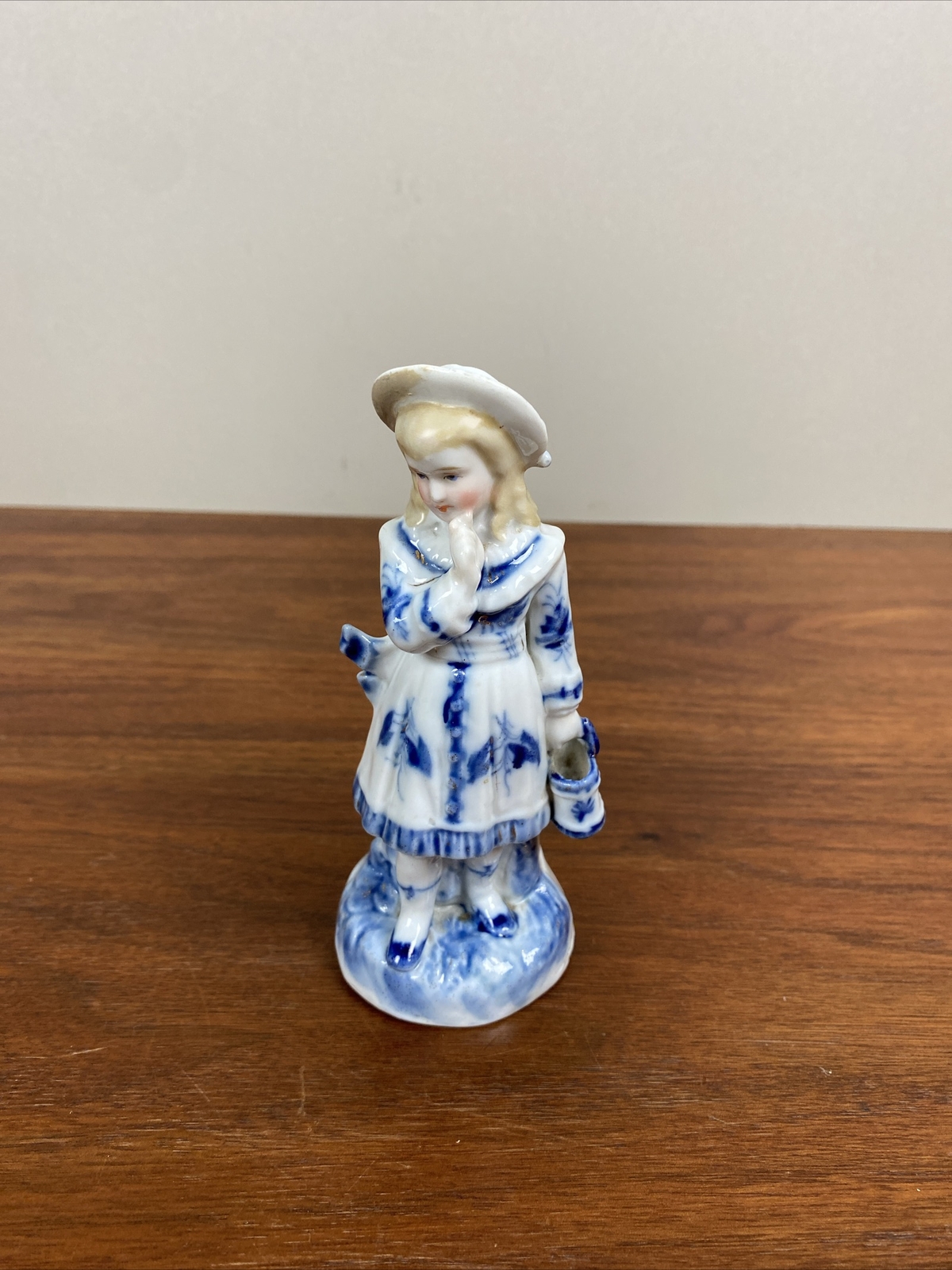 Unmarked Vintage Blue White Porcelain Victorian Shepherd Girl Bonnet ...
