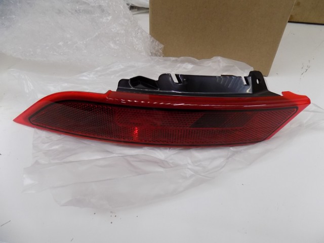 Land Rover Discovery 5 L462 Rear Left Hand Fog Light Unit Reflector ...