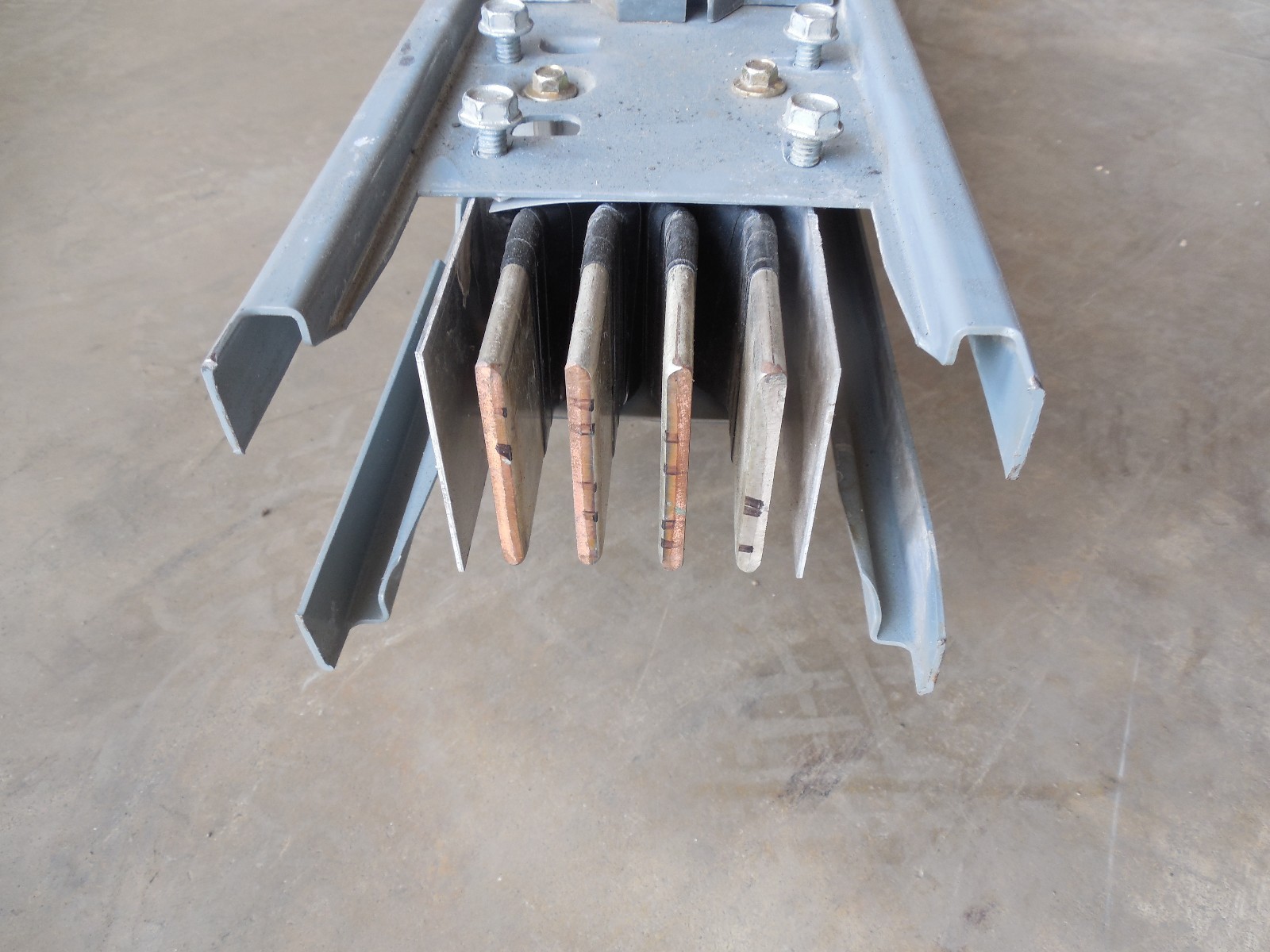 Square D Copper Busway CP2508G10ST Ser 1 3 Pole 4 Wire 600 Volt 800 Amp ...