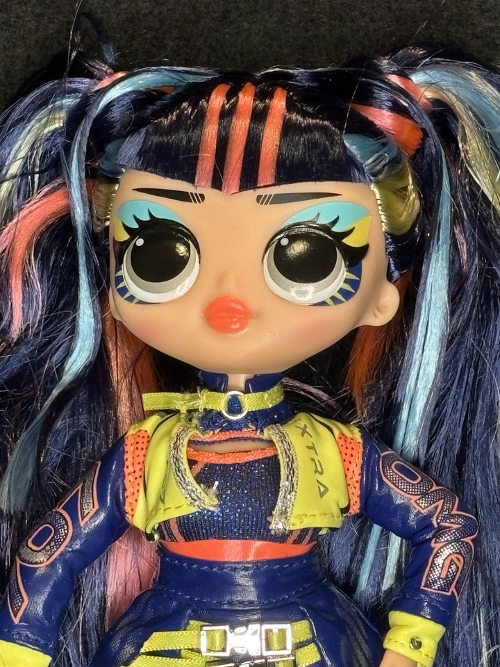LOL Surprise OMG Victory Fashion Doll Neon Outfit Blue Hair Series 8 ...