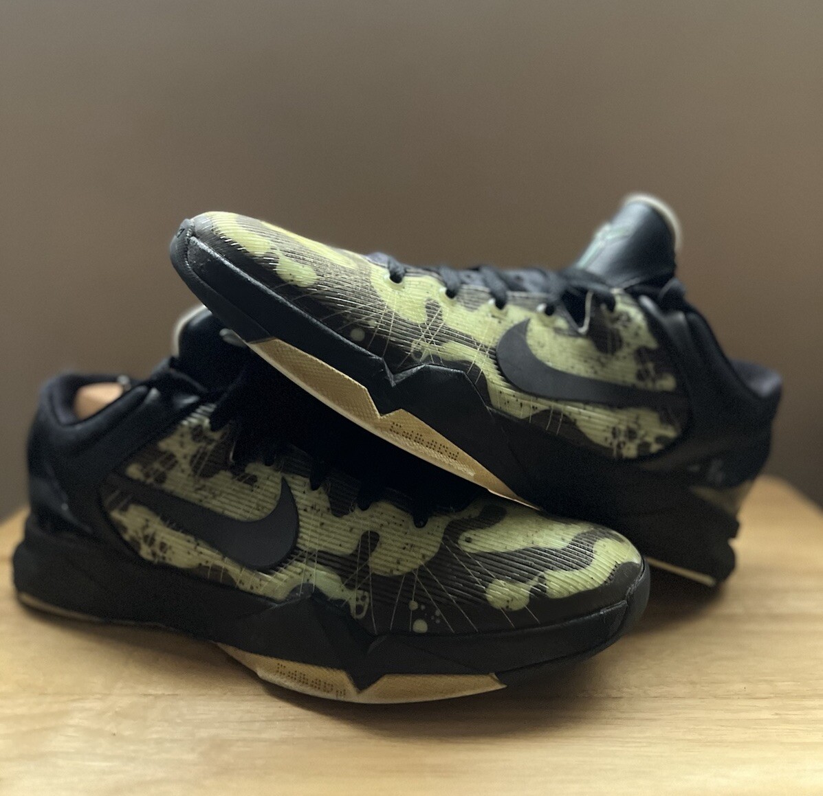 Size 10.5 Men's- Nike Zoom Kobe 7 System Mint Poison Dart Size 10.5 Men's- Nike Zoom Kobe 7 System Mint Poison Dart