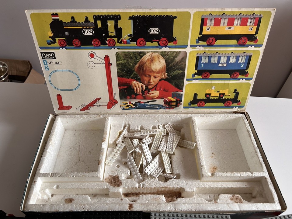 Lego 182 Train- Boxed - Instructions. 1975 Vintage Set plus additional ...