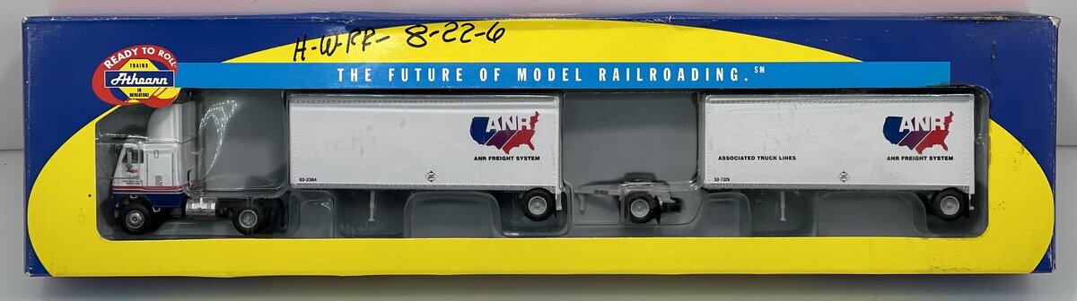 Athearn 91134 HO ANR Freight System Freightliner & 2-28' Trailers | eBay