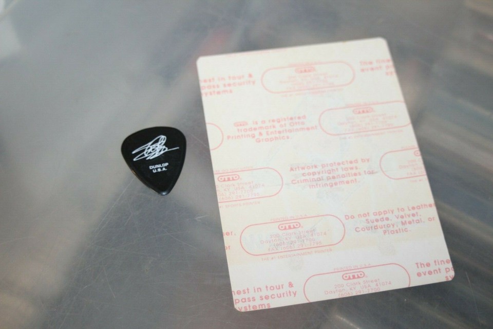 Slash Guns N' Roses Velvet Revolver Guitar Pick + Backstage Pass #29 ...
