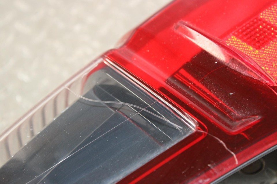 18-23 Tacoma *SCUFFS* Passenger RH Taillight Tail Light Lamp Lens OEM ...