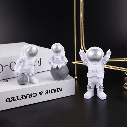 Plastic Astronaut Figure Statue Figurine Spaceman Sculpture Educational ...