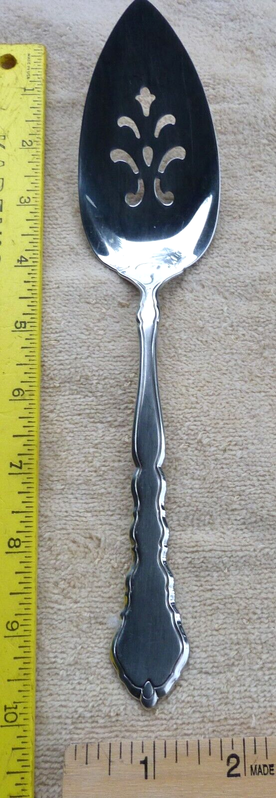 ONEIDA Community Stainless Satinique pattern Slotted Pie/Cake Server 9 ...