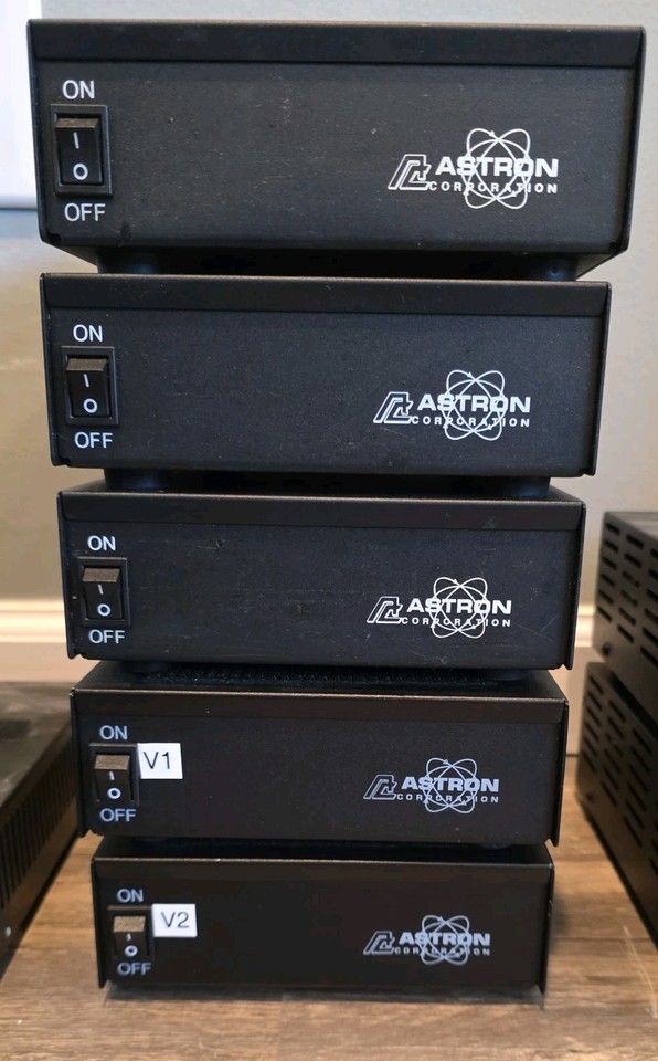 ASTRON MODEL SS-18 13.8 DC V 15 AMP CONTINUOUS 18 AMP ICS DUTY CYCLE ...