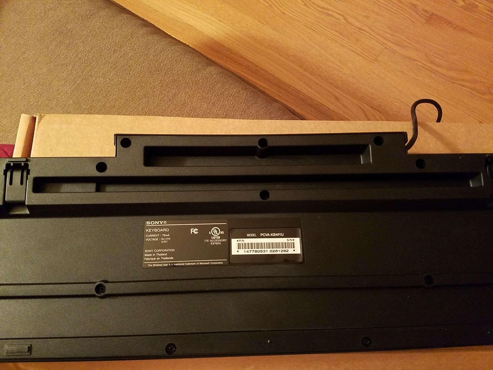 Sony Vaio Windows Keyboard Model PCVA-KB4P/U Six Pin Plug Black Clicky ...