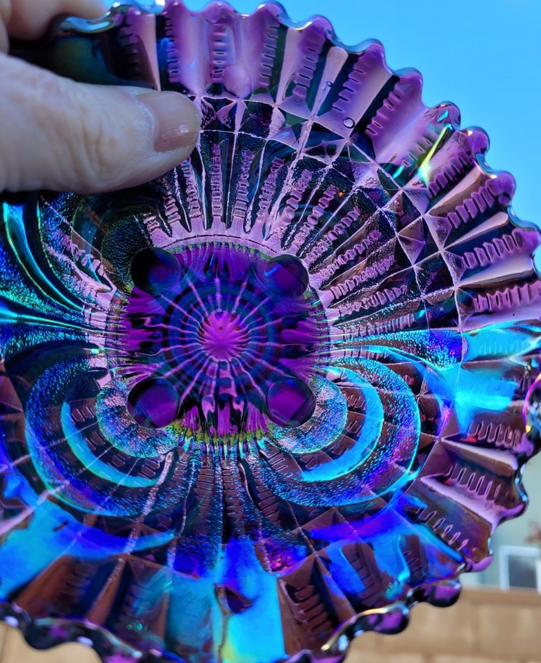 VINTAGE ELECTRIC PURPLE IMPERIAL CARNIVAL GLASS SCROLL EMBOSSED 5 1/2 ...