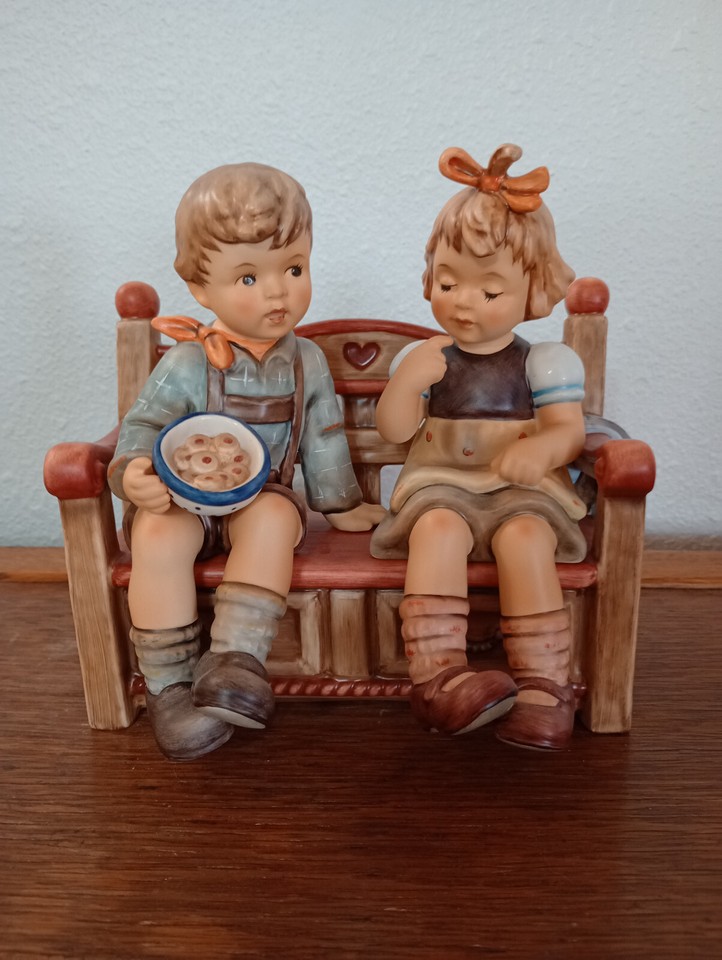 Hummel COZY IN THE KITCHEN #2370 MOMENTS IN TIME SERIES LE 035/1.999 EXCELLENT | eBay