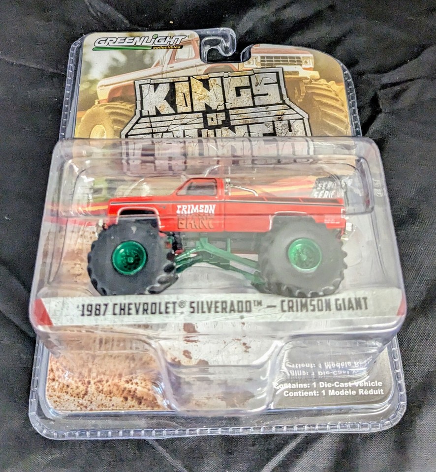 1 CHASE + 1 Limited GREENLIGHT KINGS OF CRUNCH 1987 CHEVY SILVERADO ...