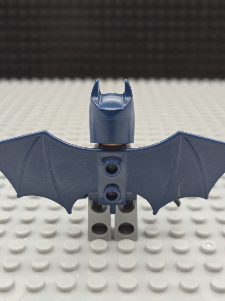 LEGO Super Heroes Batman Minifigure Dark Blue w/ Wings sh019 6858 No ...