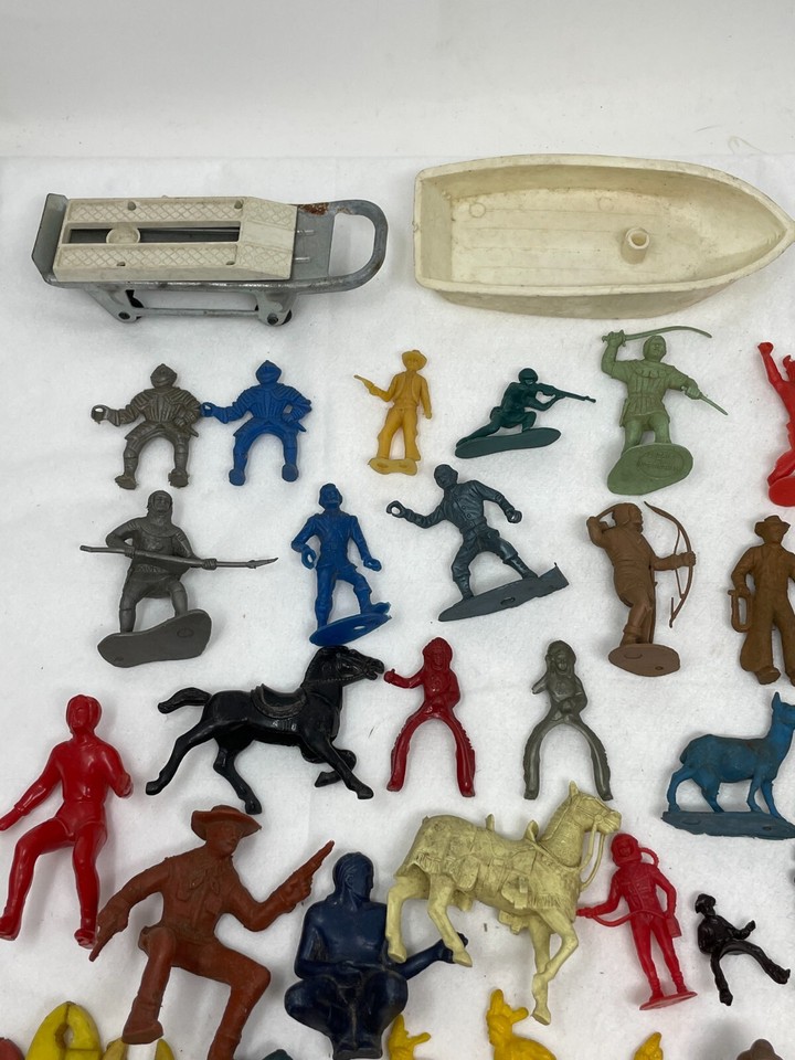 VINTAGE PLASTIC TOYS MIXED LOT TOY SOLDIERS HORSES VEHICLES WRENCHES | eBay