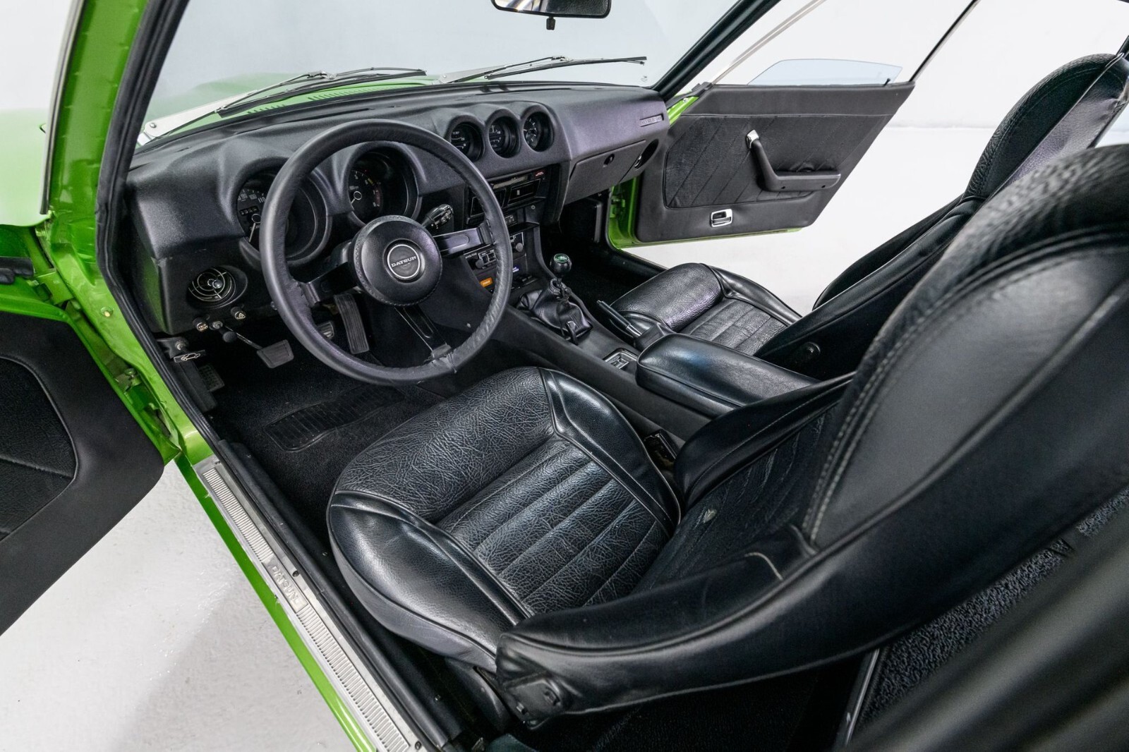 New Accu-Form Precision-Molded Dash Cap (Top Half) / FOR 74-78 DATSUN ...