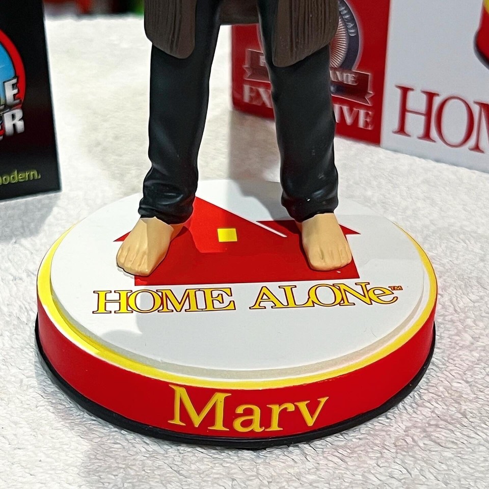 MARV MURCHINS Home Alone Burglar "Wet Bandits" Christmas Movie ...