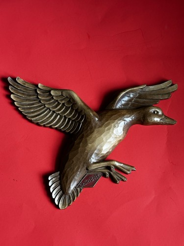 Vintage Plastic Grain Belt Beer Advertising Wildlife Flying Duck Bar ...