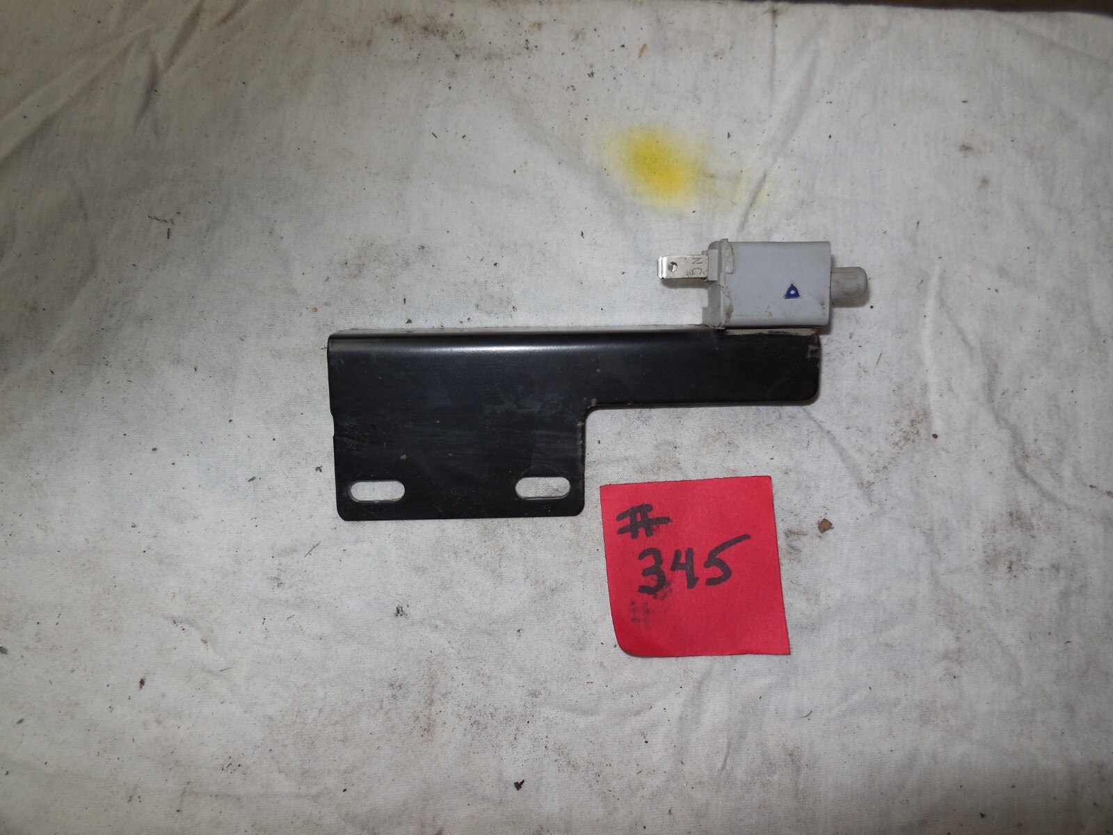 John Deere 345 RIO Switch Bracket M146575 M136374 WITH SWITCH AM108483 ...