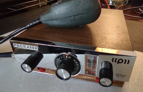Pace 2300 Vintage 23 Ch CB Radio - Powers on - Mic connector needs ...
