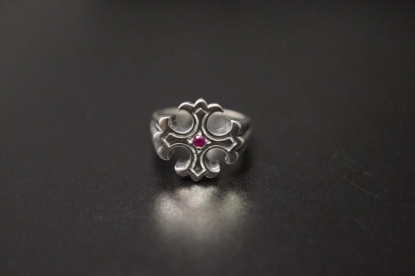 Royal Order Cross Ring Silver with red stone - Gem