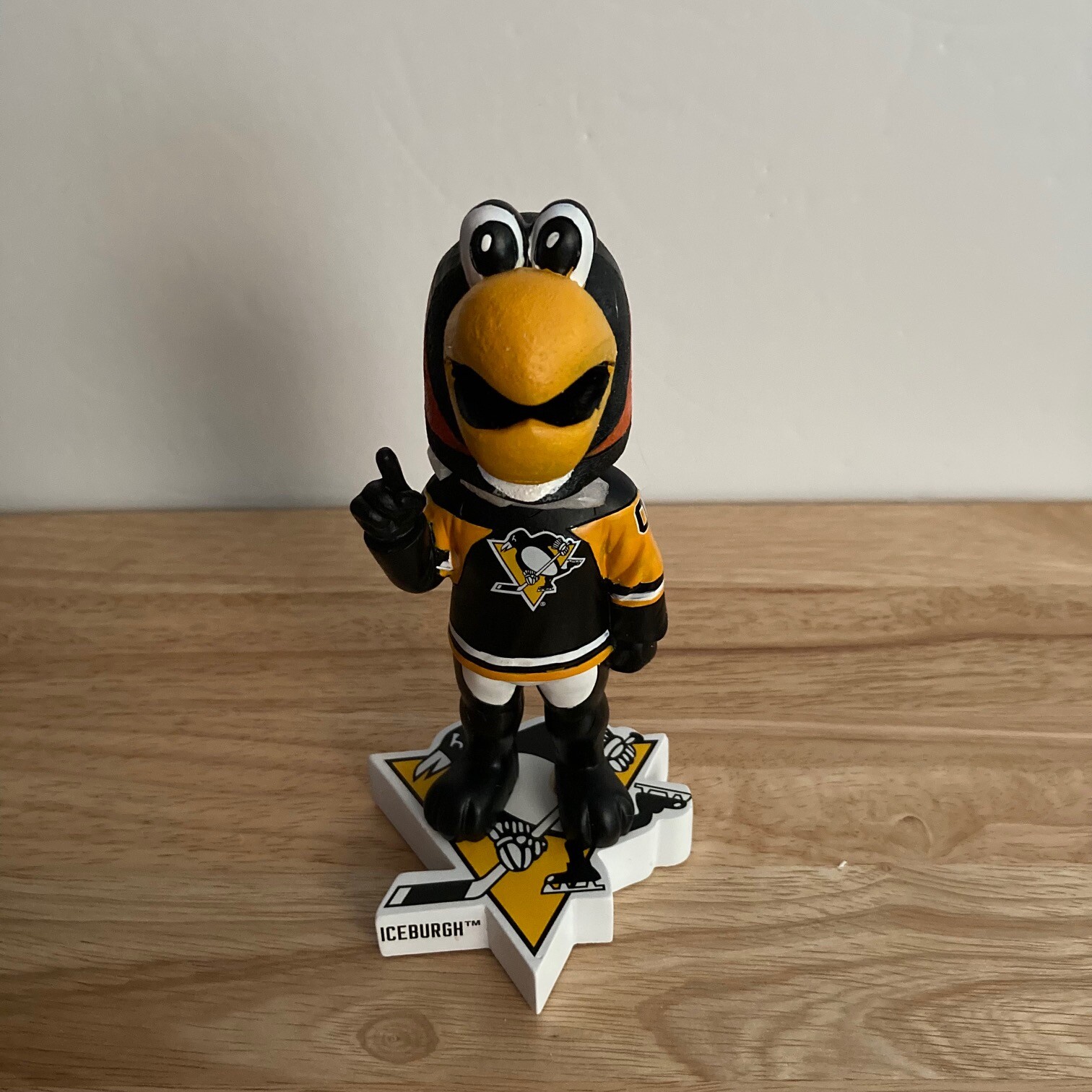 Iceburgh Mascot Pittsburgh Penguins Kollectico Bobblehead Bobble Figure ...