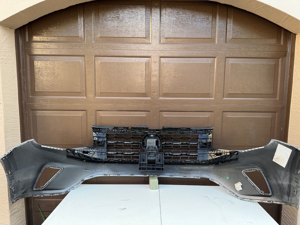 2020-2022 Volkswagen VW Atlas Sport Front Bumper cover OEM W/ GRILL ...