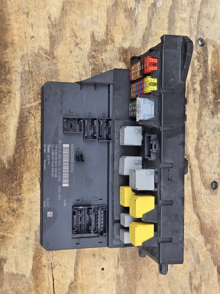 2007-2009 Mercedes Sprinter Fuse Box SAM Control Module A9065453001 OEM ...