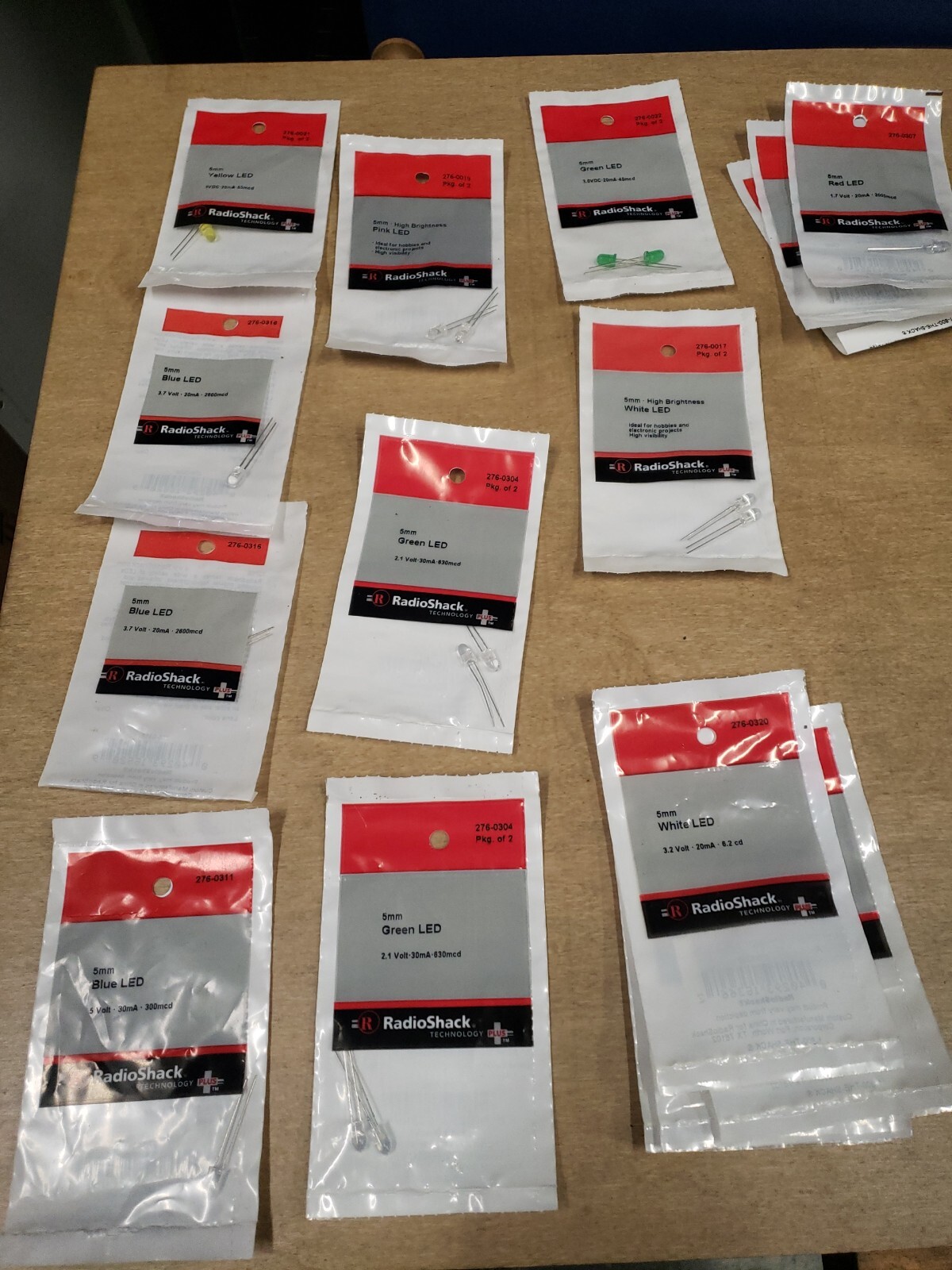 Lot of 16 RadioShack 5mm LEDs varity 2 leds per pac. 32 leds in total ...