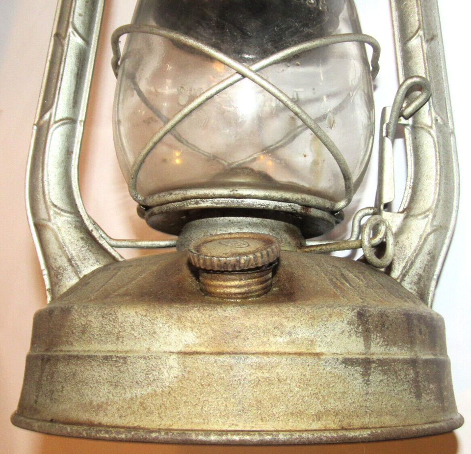 VINTAGE DIETZ LITTLE WIZARD KEROSENE LANTERN! CLEAR GLASS GLOBE 'LOC ...
