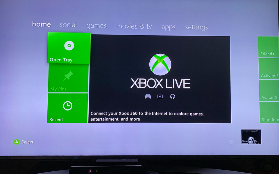 Microsoft Xbox 360 S Console Kinect 2x Controllers Wheel 2x Mic 18 ...