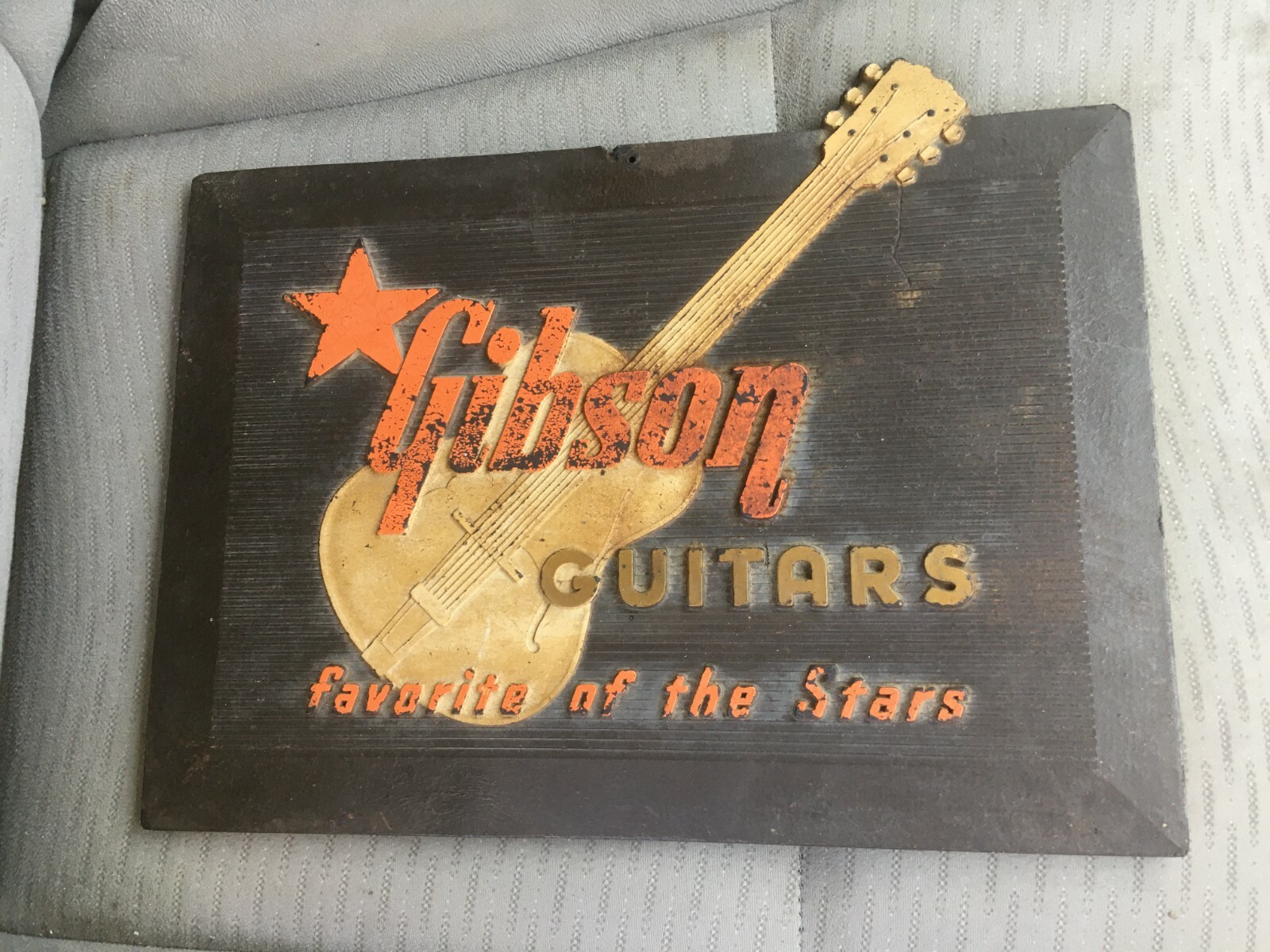 Gibson Guitar Sign