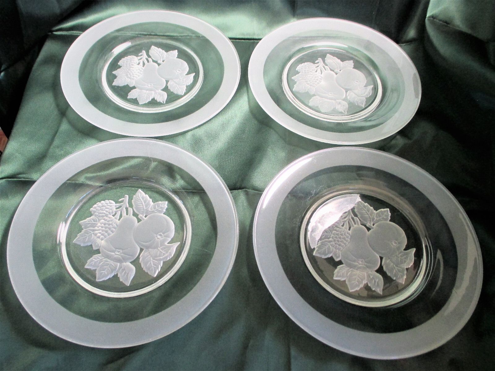 Imperial Glass Intaglio Frosted Fruit Round Luncheon Salad Dessert ...