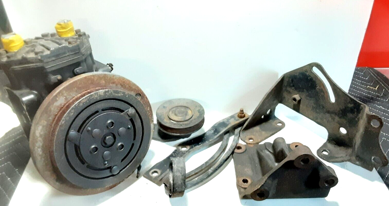 70 80 Ford 302 351W AC Compressor Clutch Base Bracket D80H-19D624 E ...