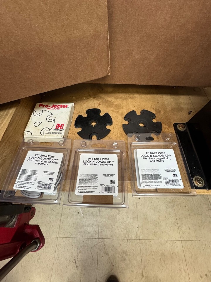 HORNADY PRO JECTOR PROGRESSIVE RELOADING PRESS-qty 2, setup for 9mm and ...