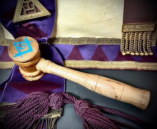 WOODEN MASONIC GAVEL W/ HAND-MADE SQUARE & COMPASSES 8 1/2 INCHES ...