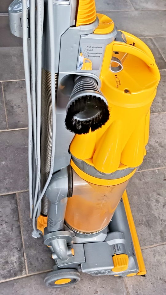 DYSON DC07 UPRIGHT YELLOW VACUUM CLEANER ROOT CYCLONE + ATTACHMENT ...