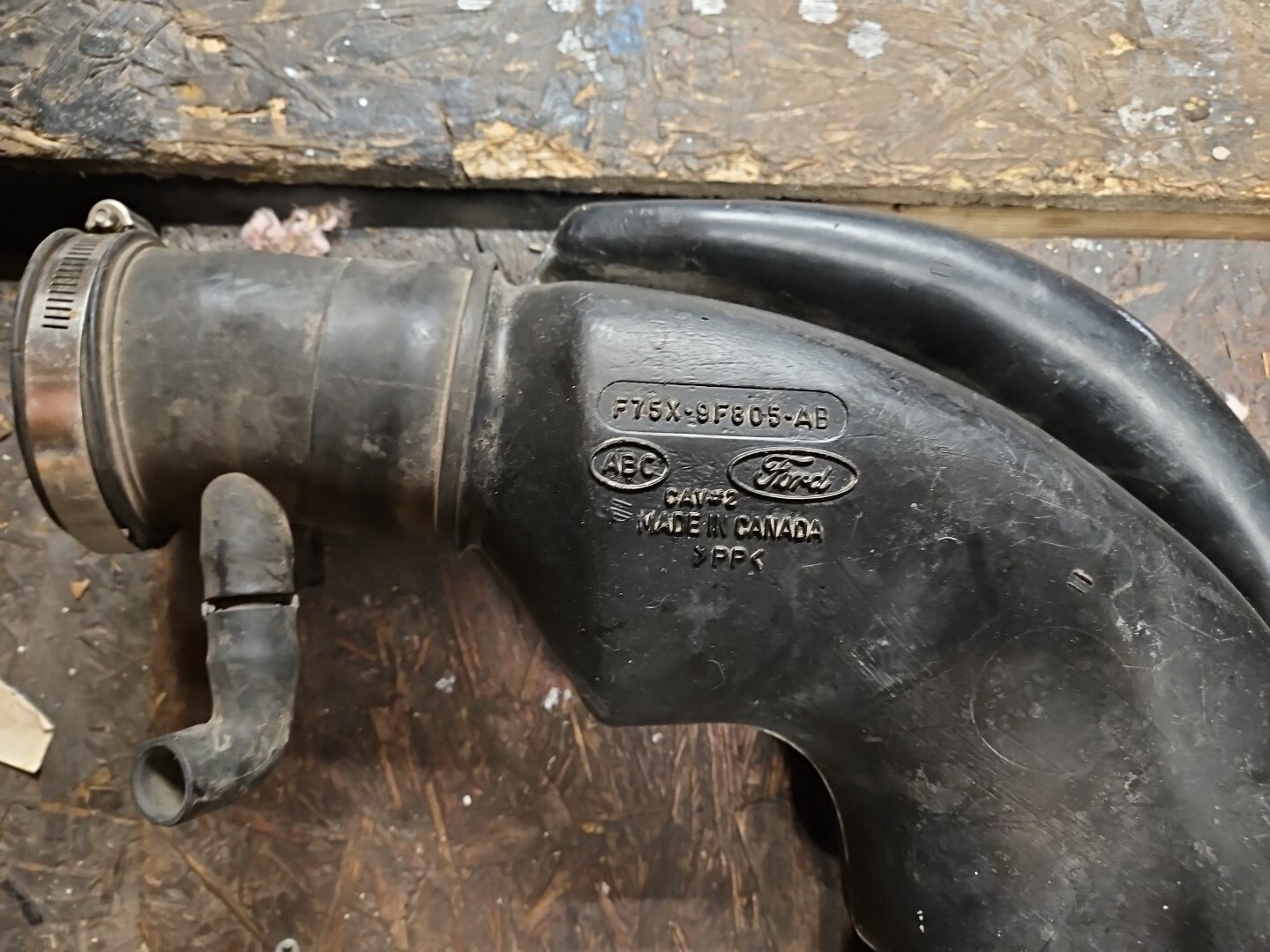 97-03 Ford F150 Expedition Air Intake Cleaner Filter Tube Elbow ...