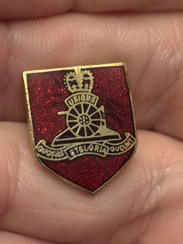 BRITISH MILITARY ROYAL ARTILLERY Gold Tone & Enamel lapel Pin Badge ...