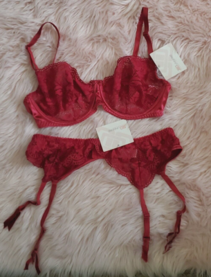 Bras De Jennifer Lopez Jennifer Lopez Wears Rose Covered Bra To 'This