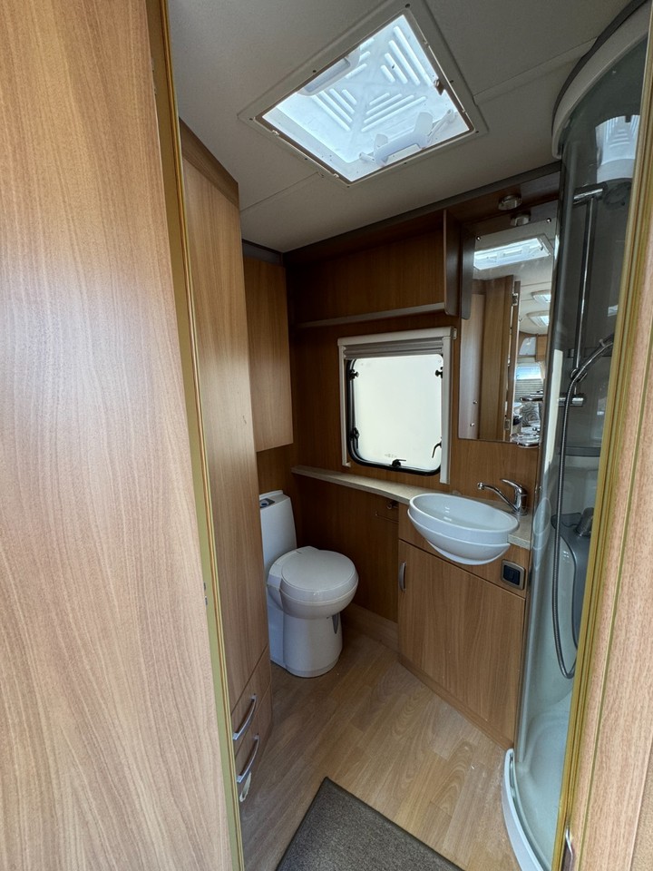 Swift Challenger 480 2 BERTH CARAVAN * STUNNING CONDITION * | eBay UK