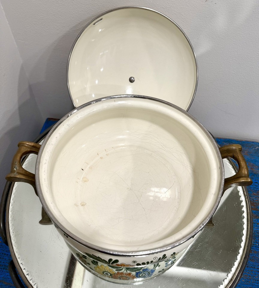 Charming Vintage ASTA Enamel Cookware Pot with Lid in Floral Pattern ...