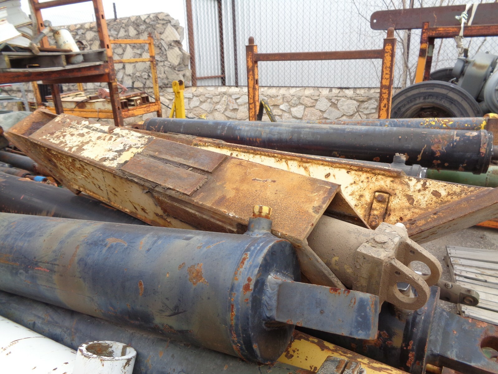 Grove AP308 Crane Outrigger Inner Tube and Hydraulic Cylinder (Set of ...