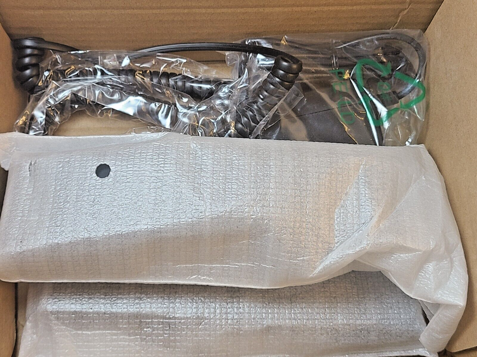 NEW NIB YeaLink MP50-TEAMS USB Desk Phone Compatible w/ Microsoft Team ...