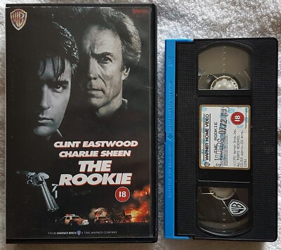 THE ROOKIE (VHS)BIG BOX - Clint Eastwood + Charlie Sheen + Raul Julia ...