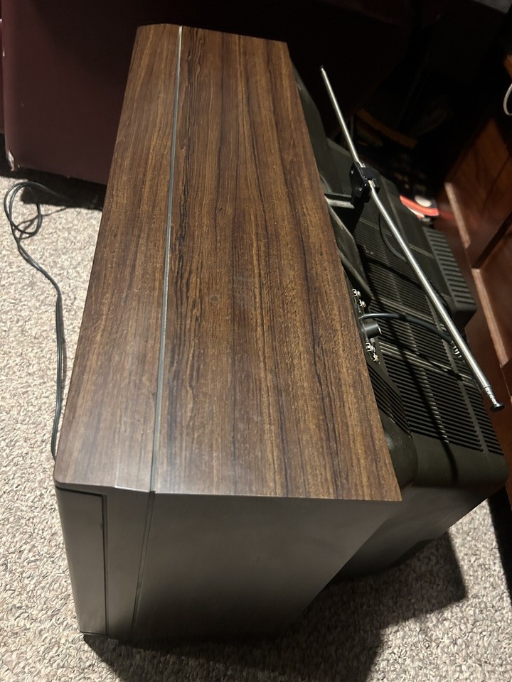 Zenith Space Command CRT TV | 19" | Vintage Woodgrain | SY1927W | 1983 ...