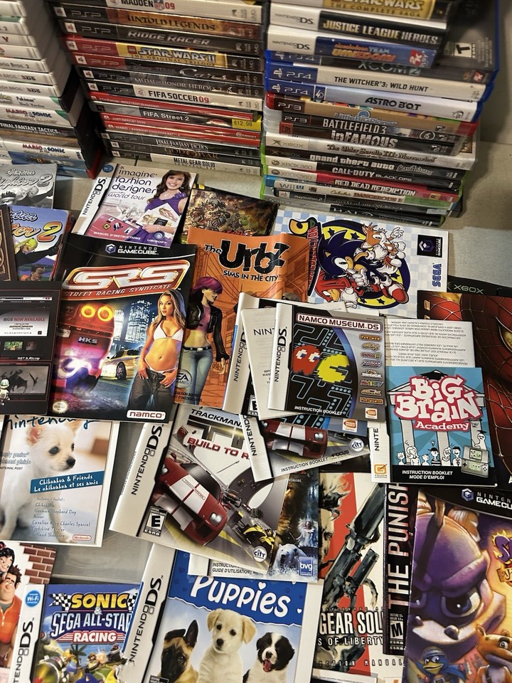 Mixed manual and cover art lot — NES, Switch, 3DS, Ps2, gamecube, etc ...