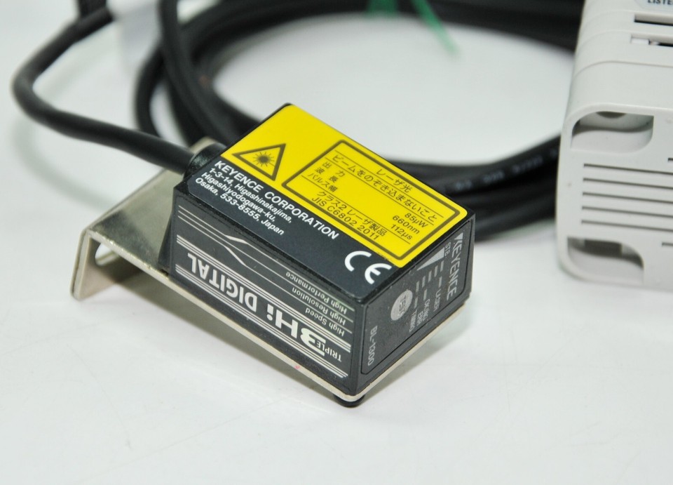 Keyence BL-1300 Ultra Compact Digital Barcode Reader with N-R2 RS232 ...