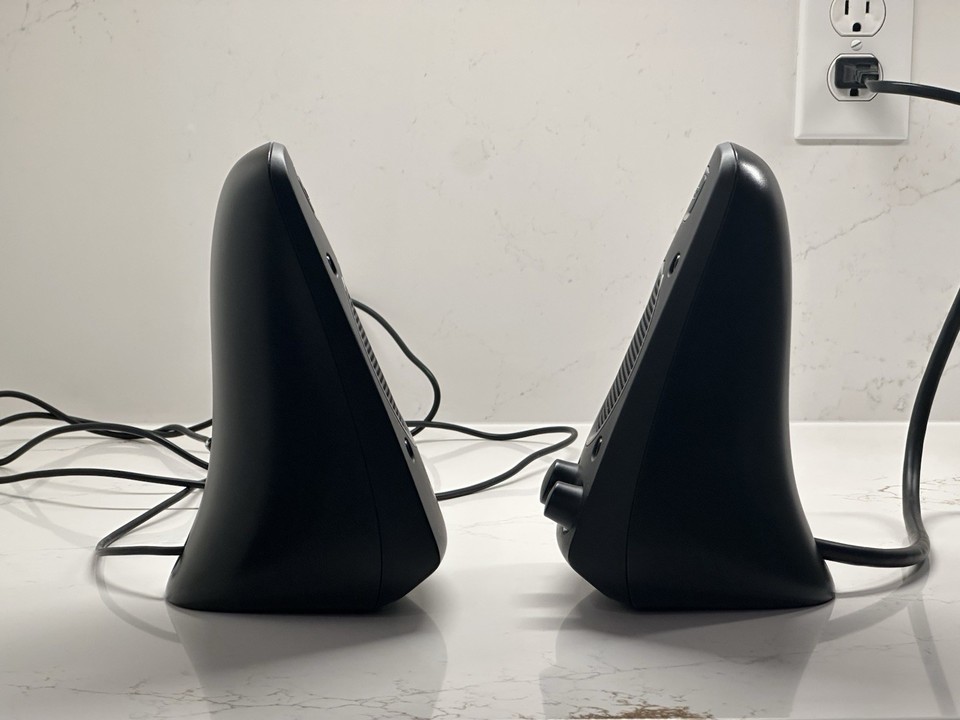 Logitech Z625 Powerful THX® Certified 2.1 Speaker System 97855120632| eBay